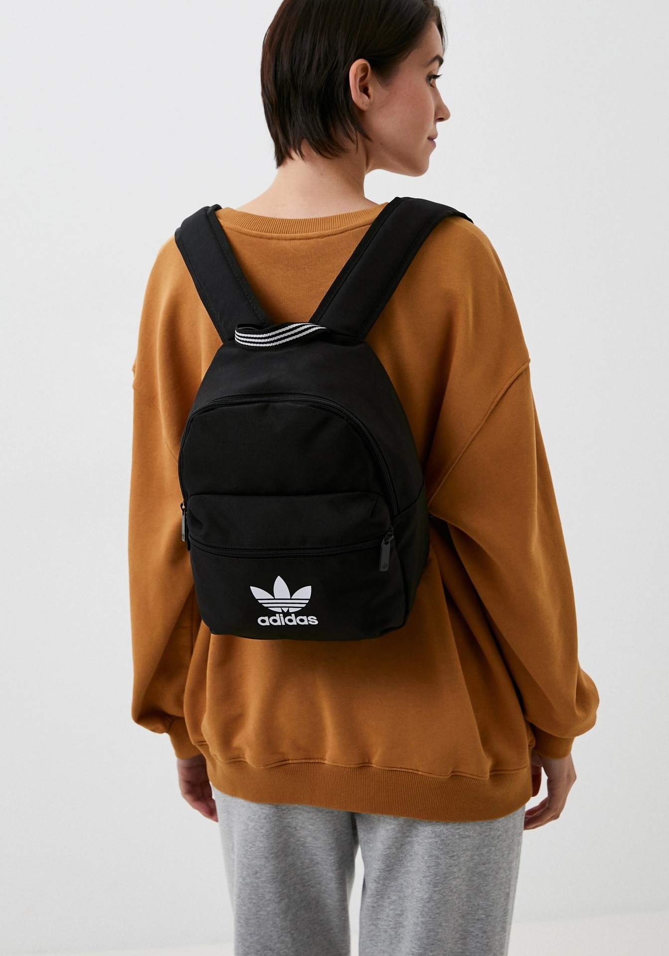Adidas Small Adicolor Backpack IJ0762 — Спортивный стиль